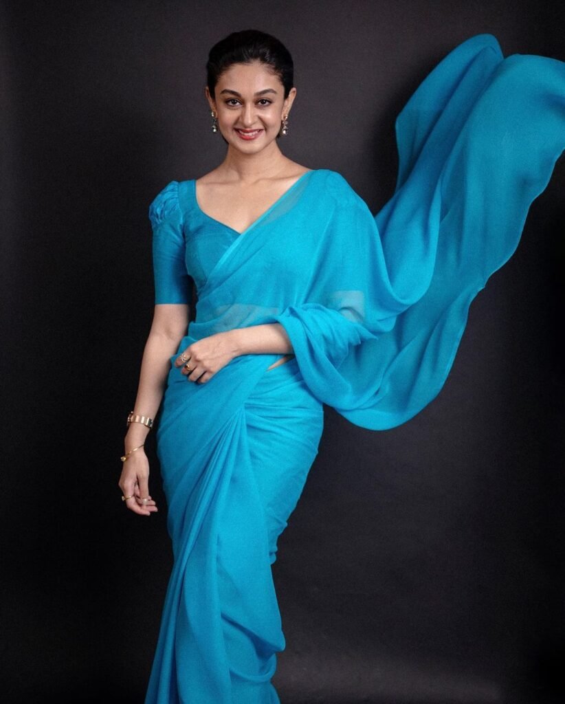 Hero Arjun daughter Aishwarya photos (6) – Lovely Telugu